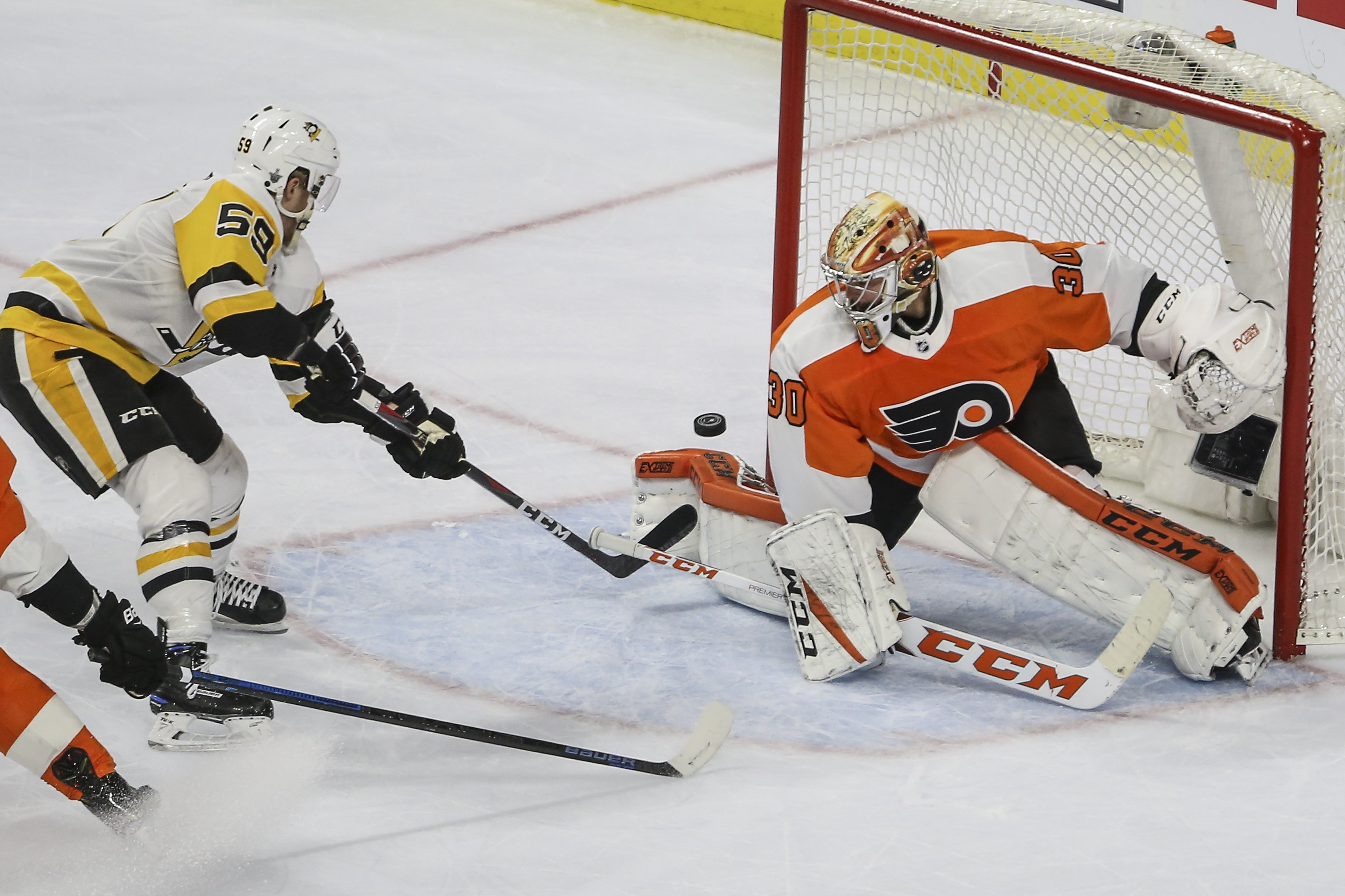 Flyers’ Michal Neuvirth injured again; Cal Pickard gets rare start